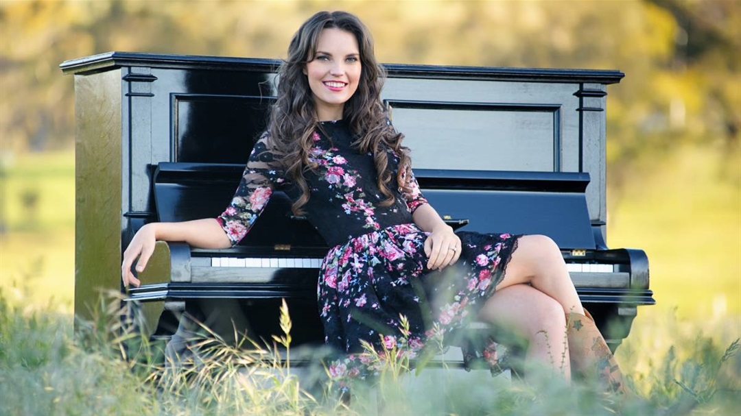 Celebrating Country starring Courtney Conway