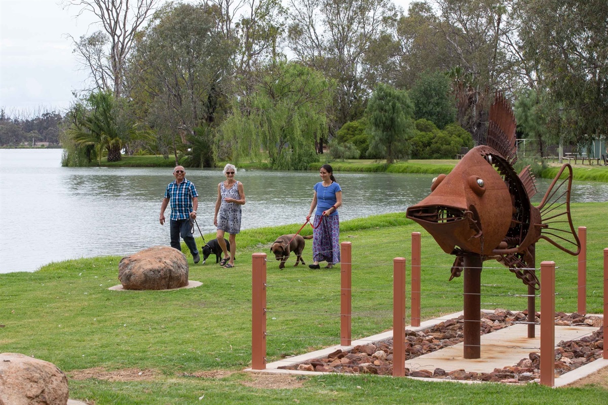Boort Sculpture By the Lake Competition